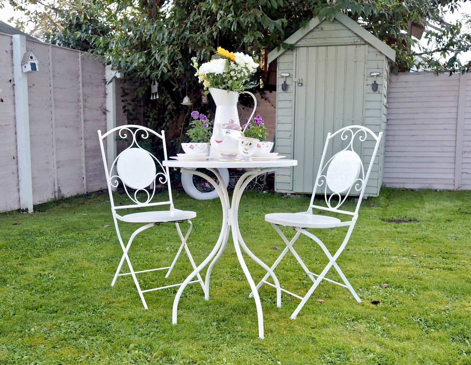 Painting rusty metal garden furniture store