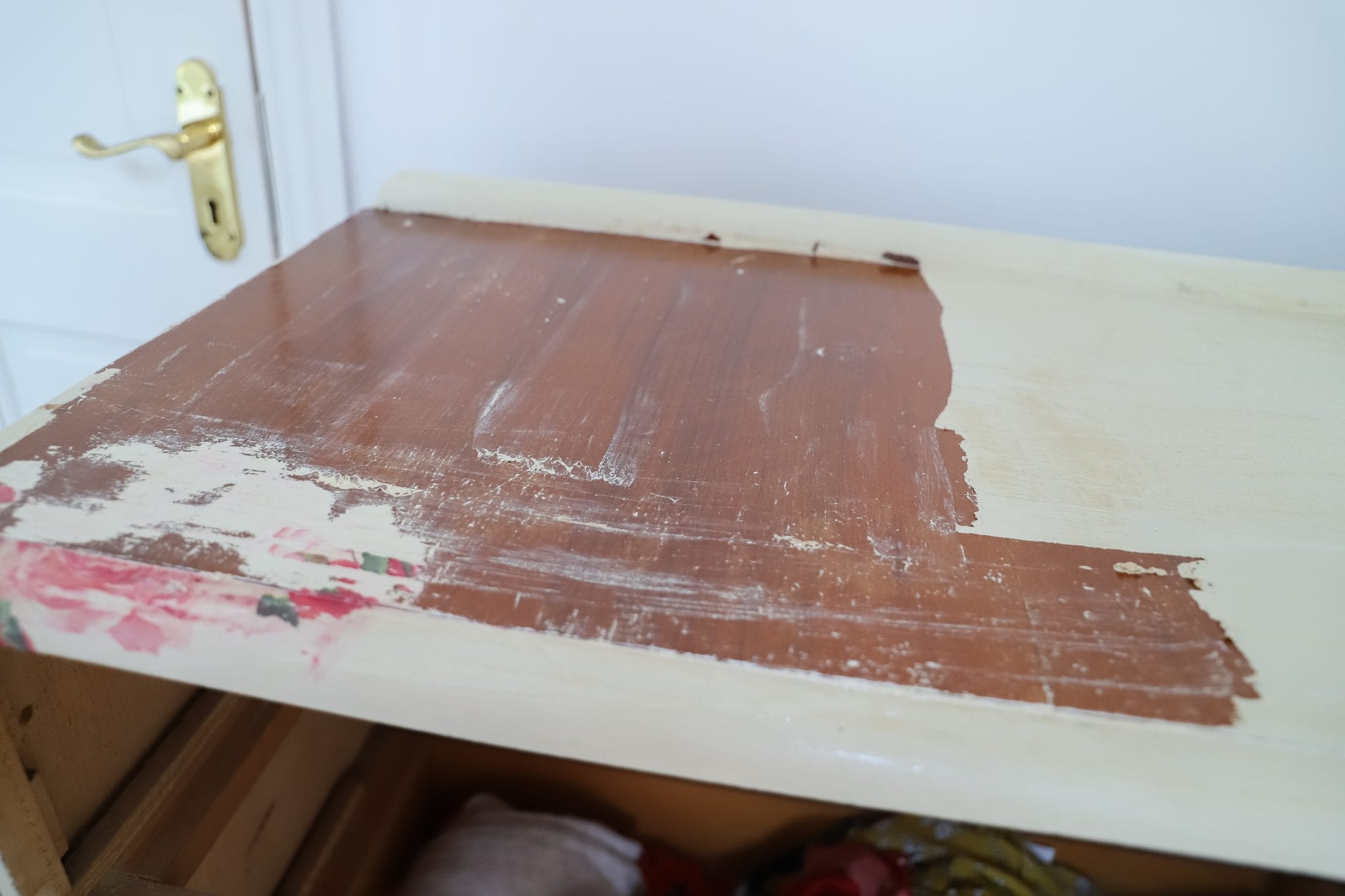 How To Effortlessly Remove Chalk Paint - Dainty Dress Diaries