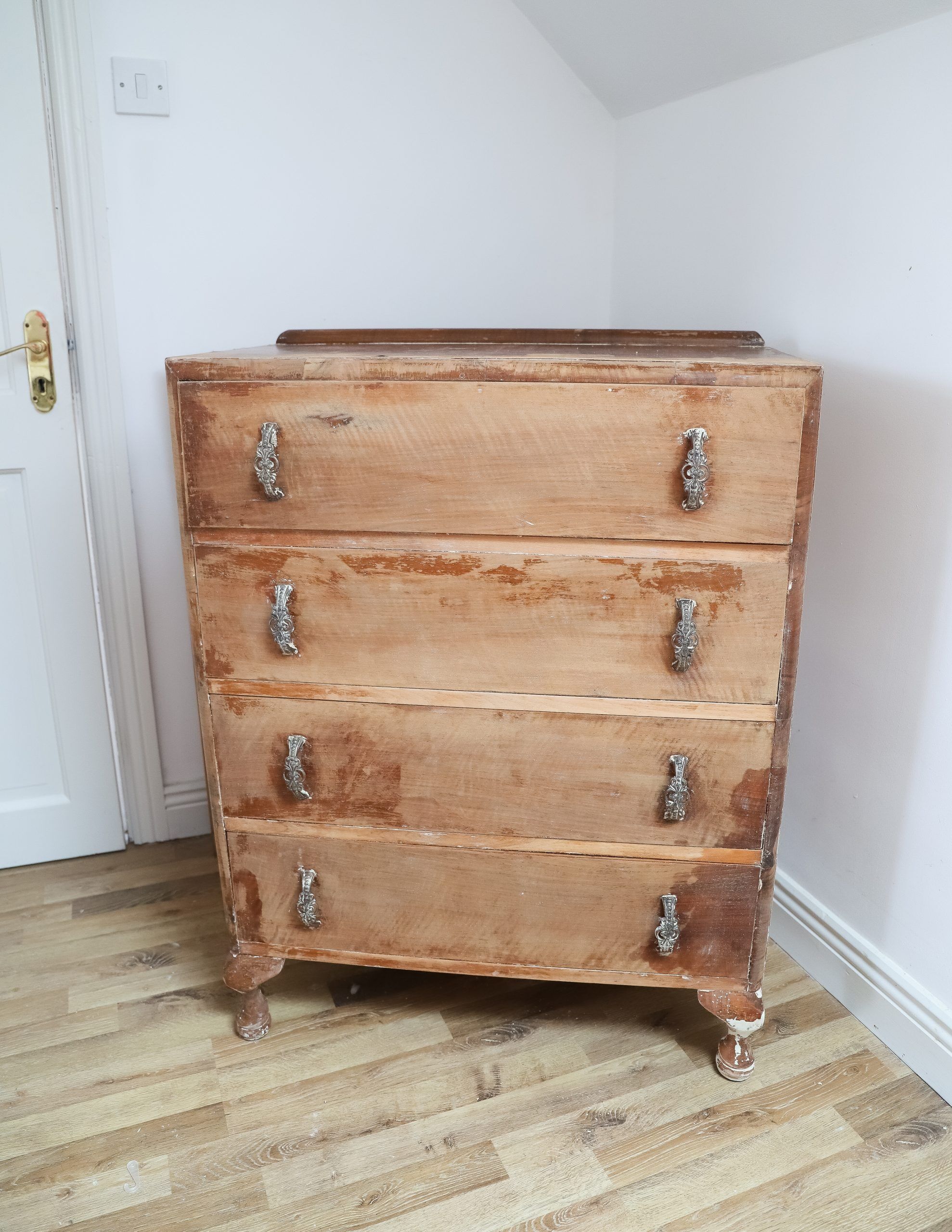 How To Effortlessly Remove Chalk Paint - Dainty Dress Diaries